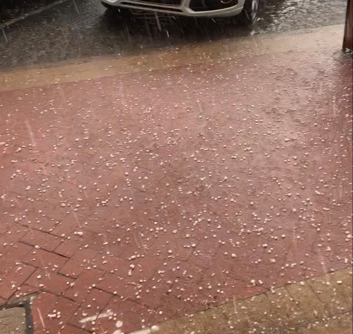 VIDEO: Heavy rain and hail hits Narrabri this afternoon - The Courier