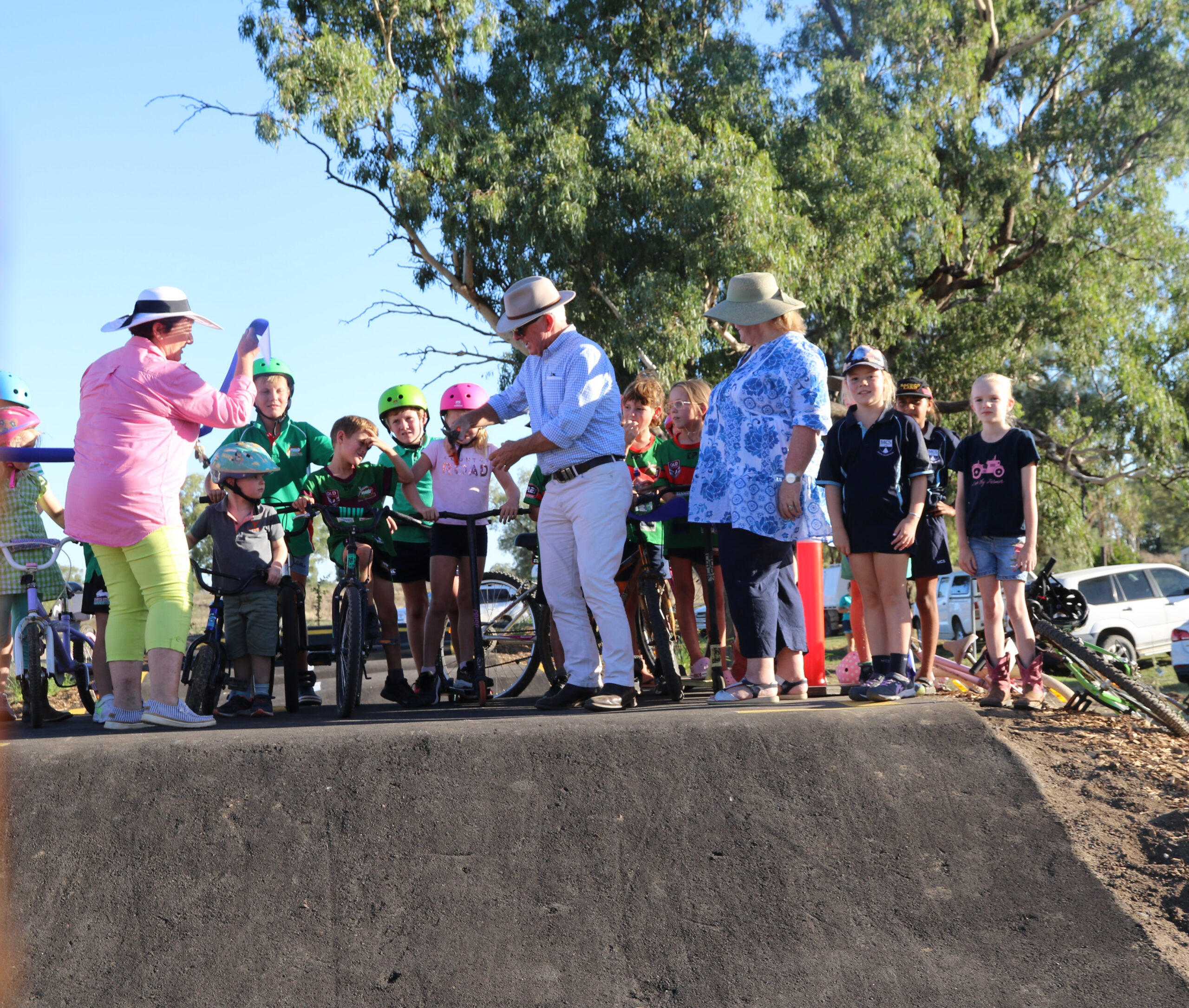 Ribbon cutting marks opening of Mungindi bike track - The Courier