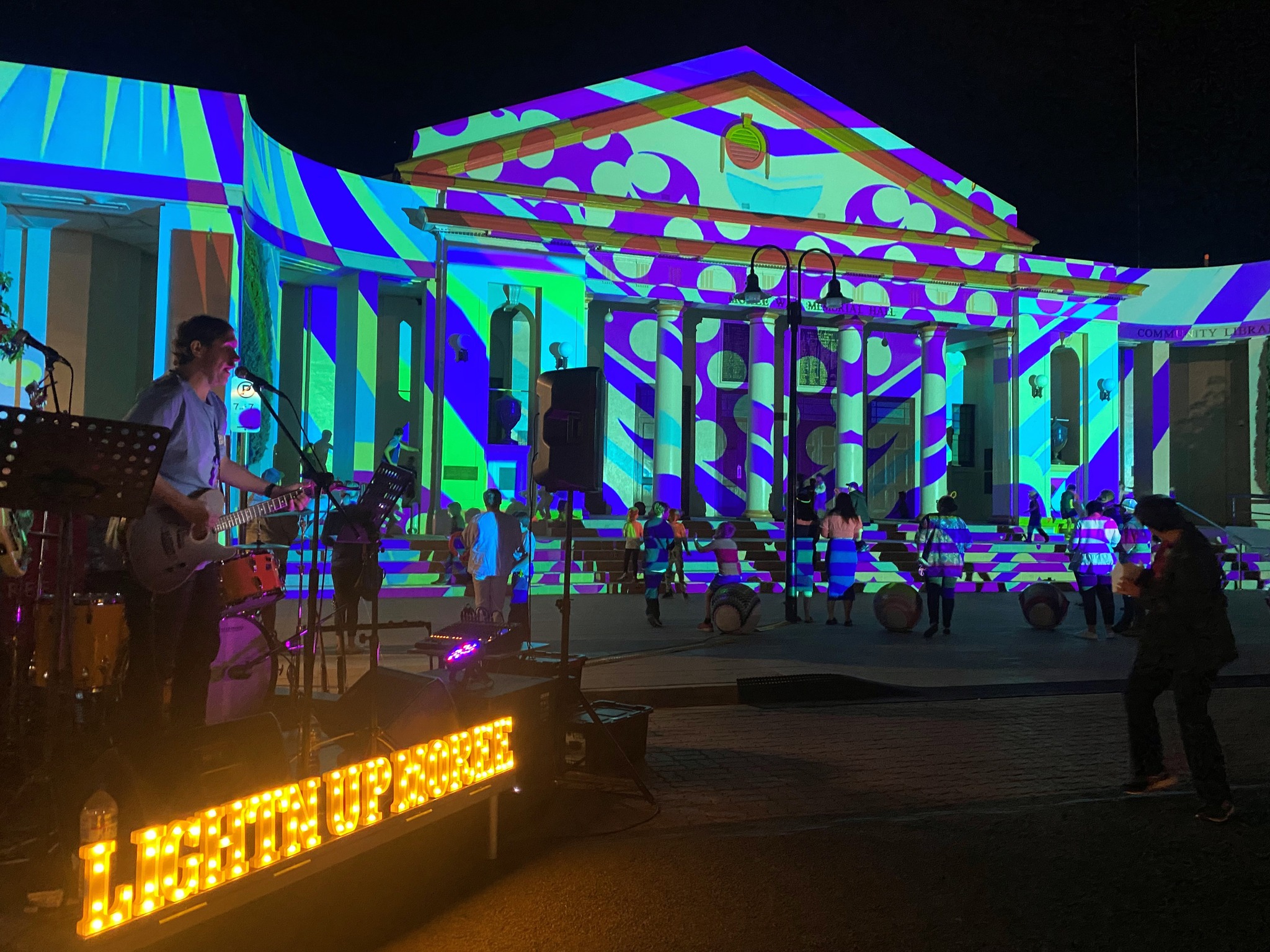 Moree street festival dazzles - The Courier