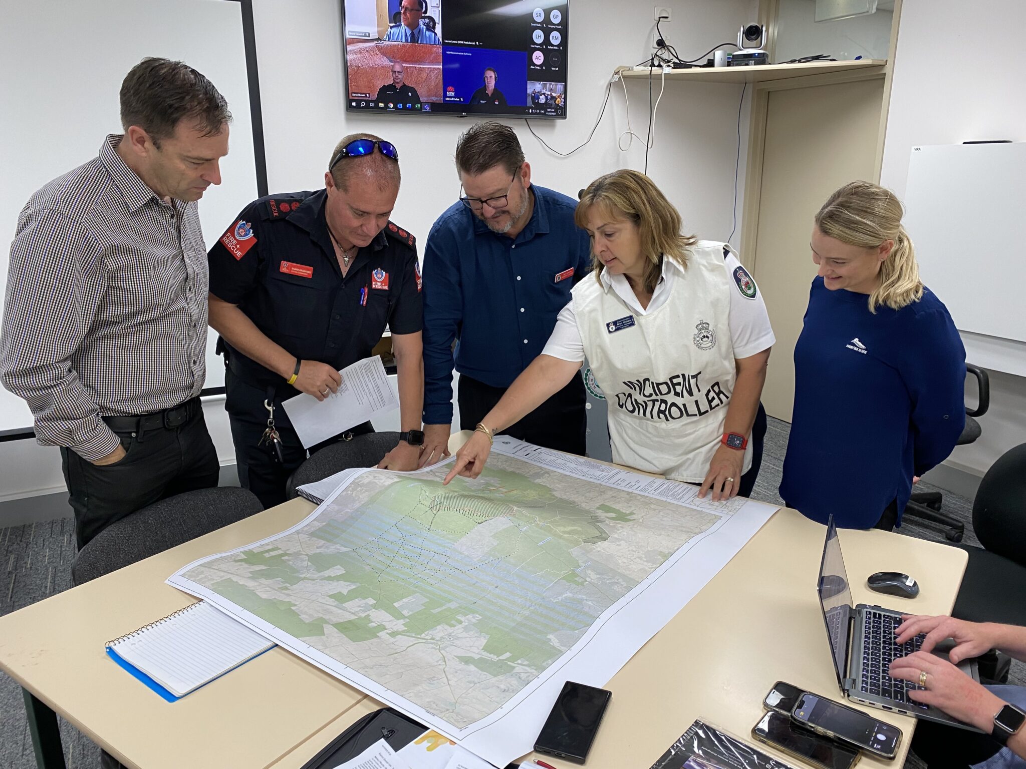 Crews and aircraft deployed to battle Narrabri fires - The Courier