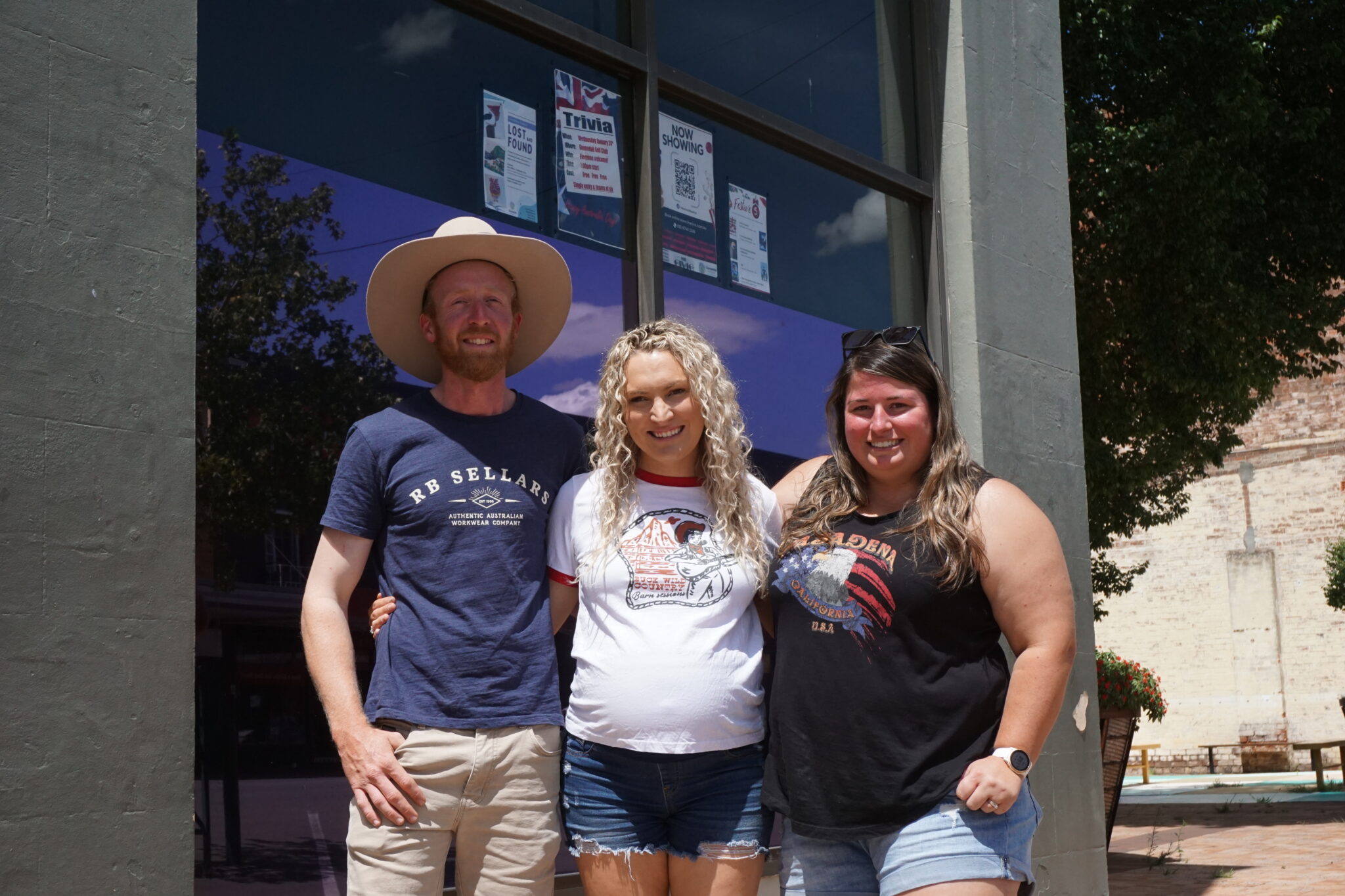 Baan Baa’s Sarah Leete wows crowd with opening performance - The Courier