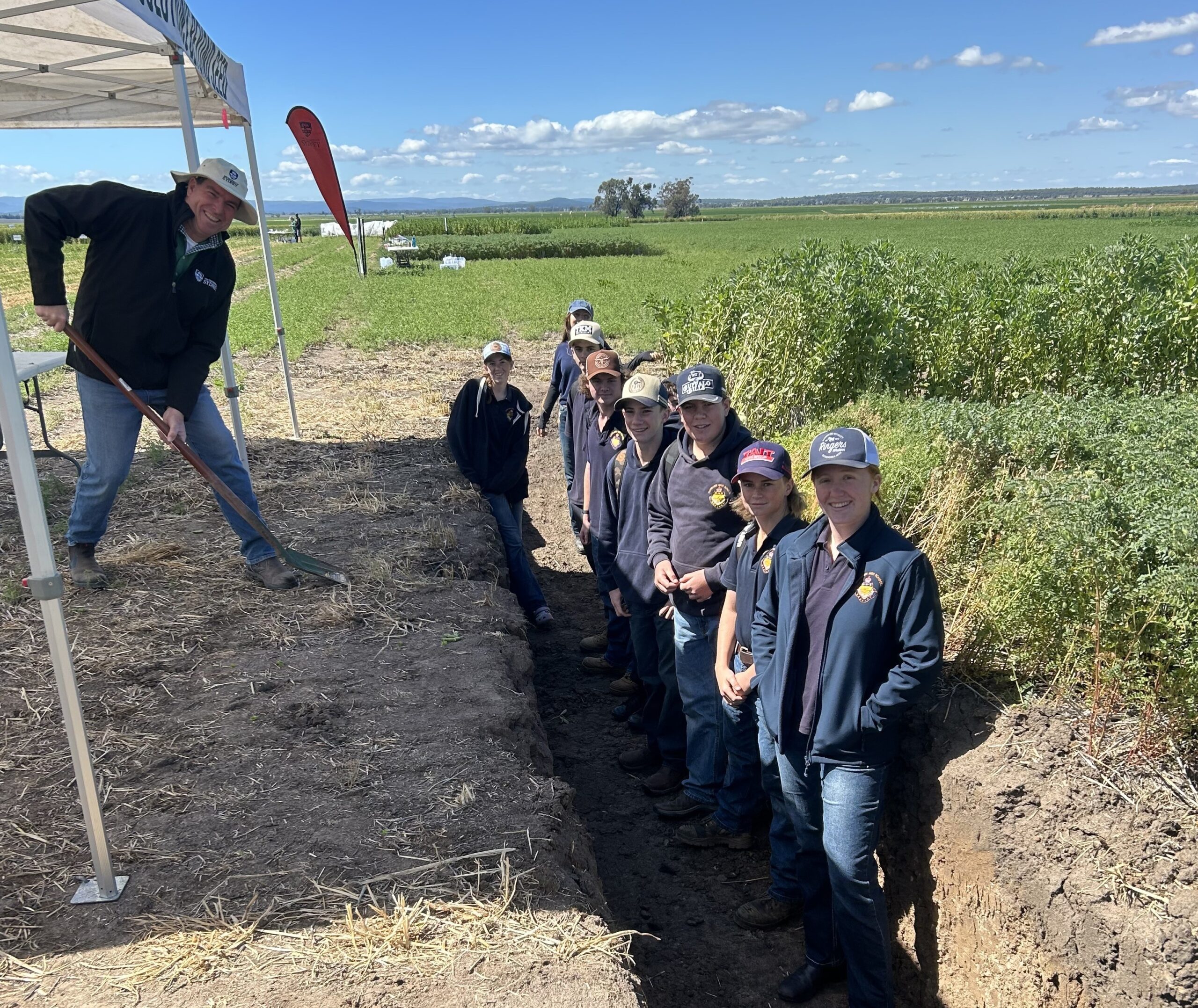 Hands-on ag learning at Narrabri High School - The Courier