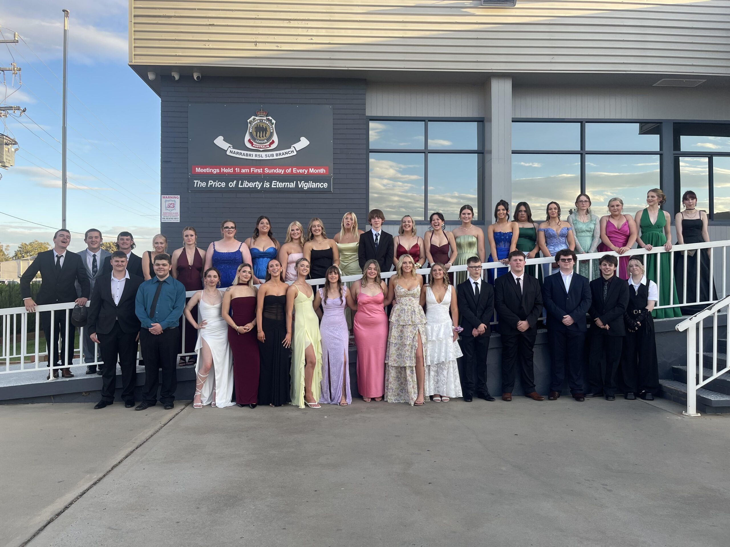 Fabulous formal celebration for Narrabri High School's Year 12 class of ...